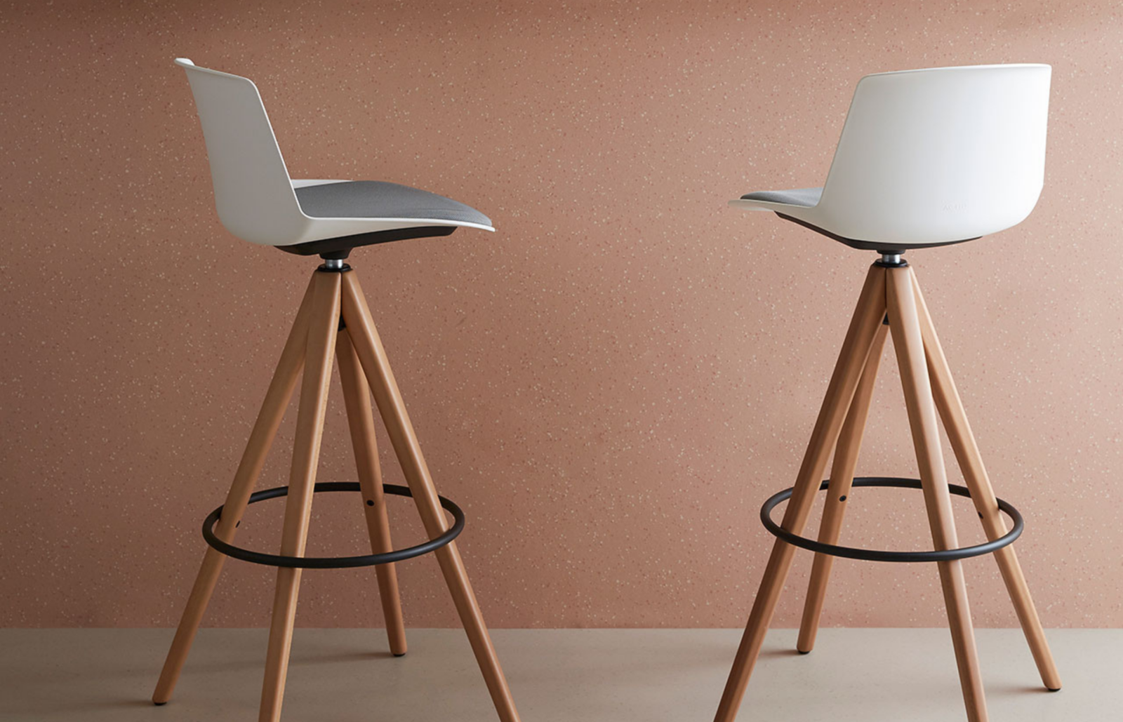 Noom 40 Stool | Kada