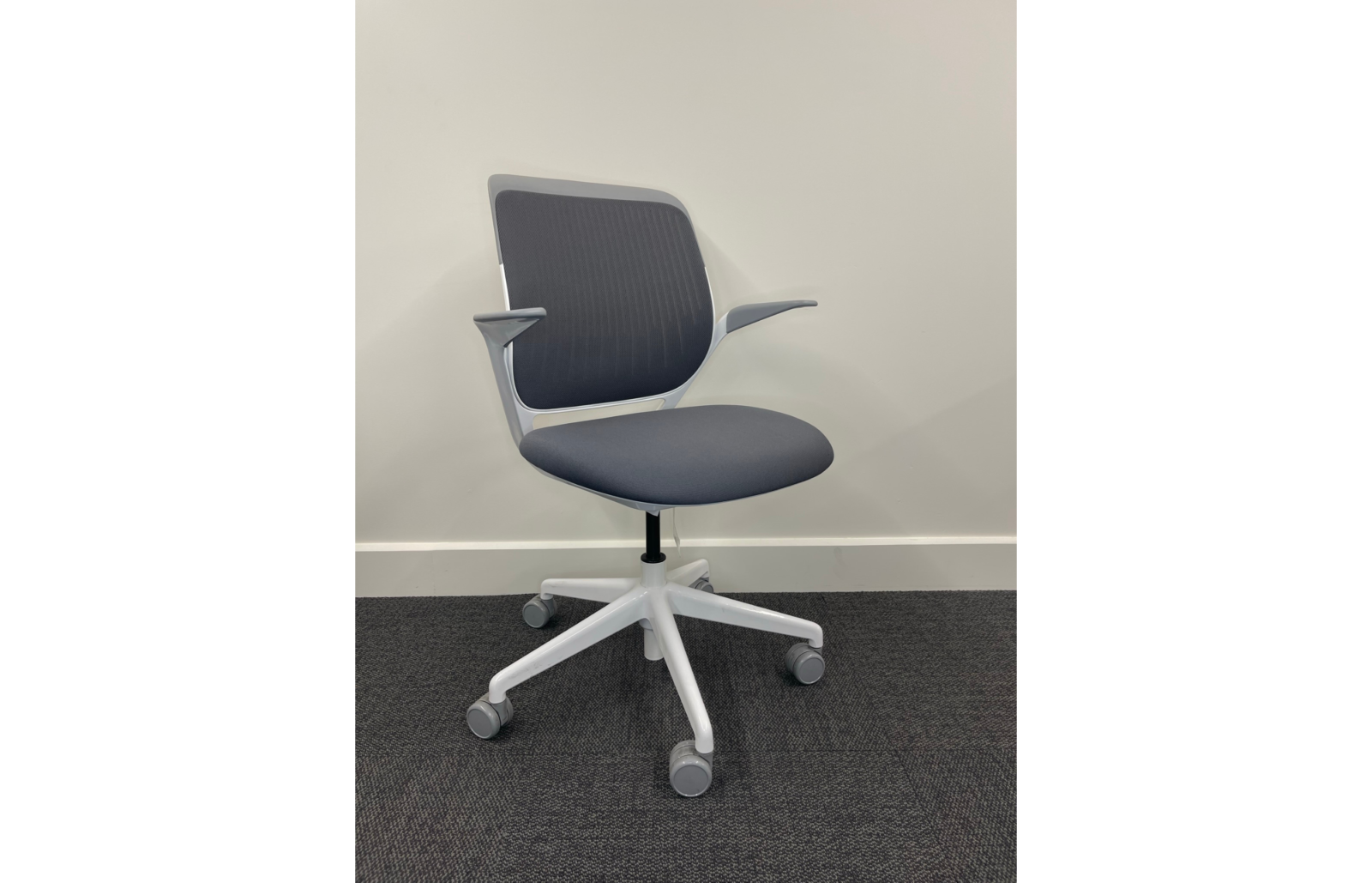 Sync 2 Chair - Kada